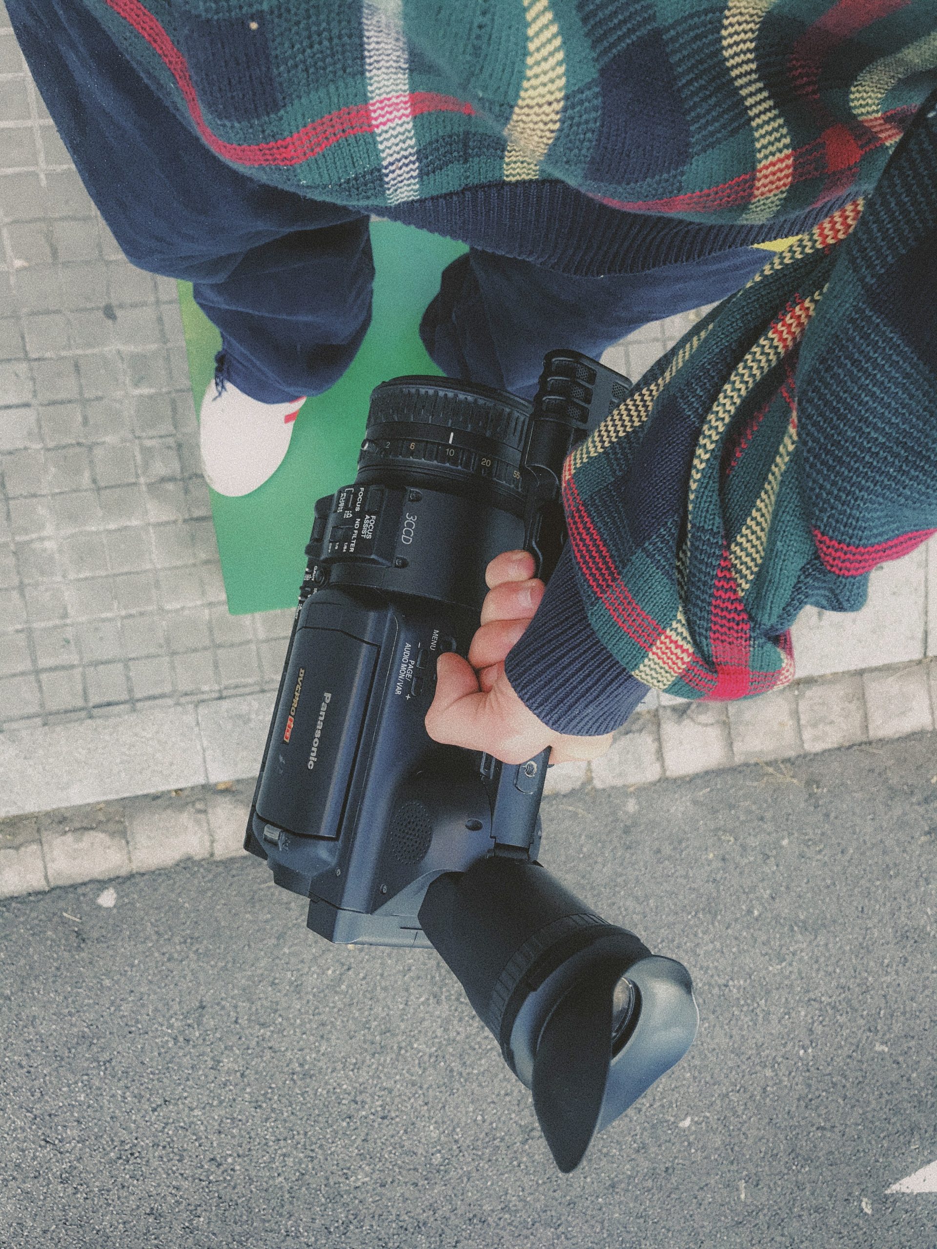 Place Presents: Apolo by Hugo Blender