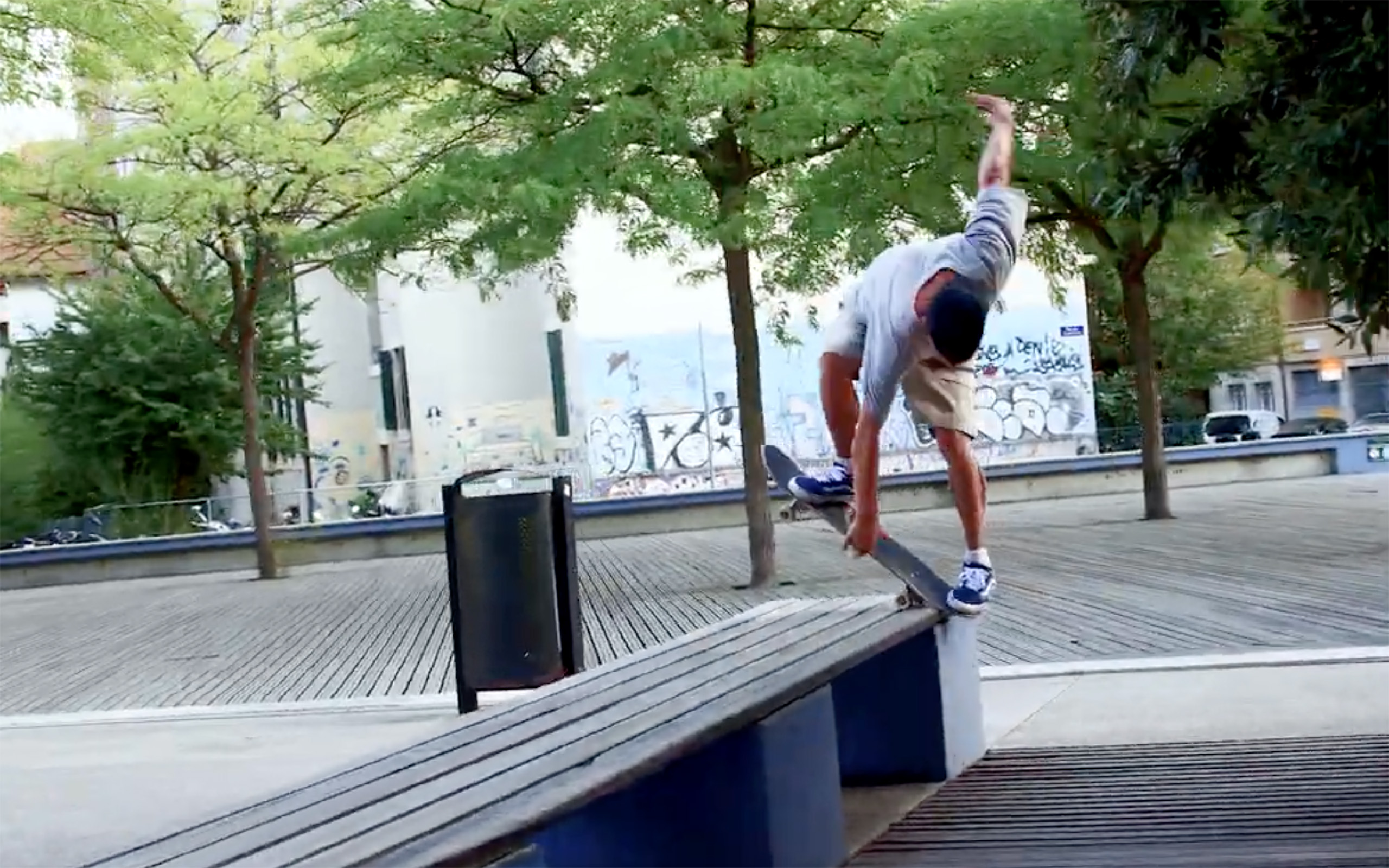 242 "Stencil Stuff" by Guillaume Berthet & Jason Singer – place.tv