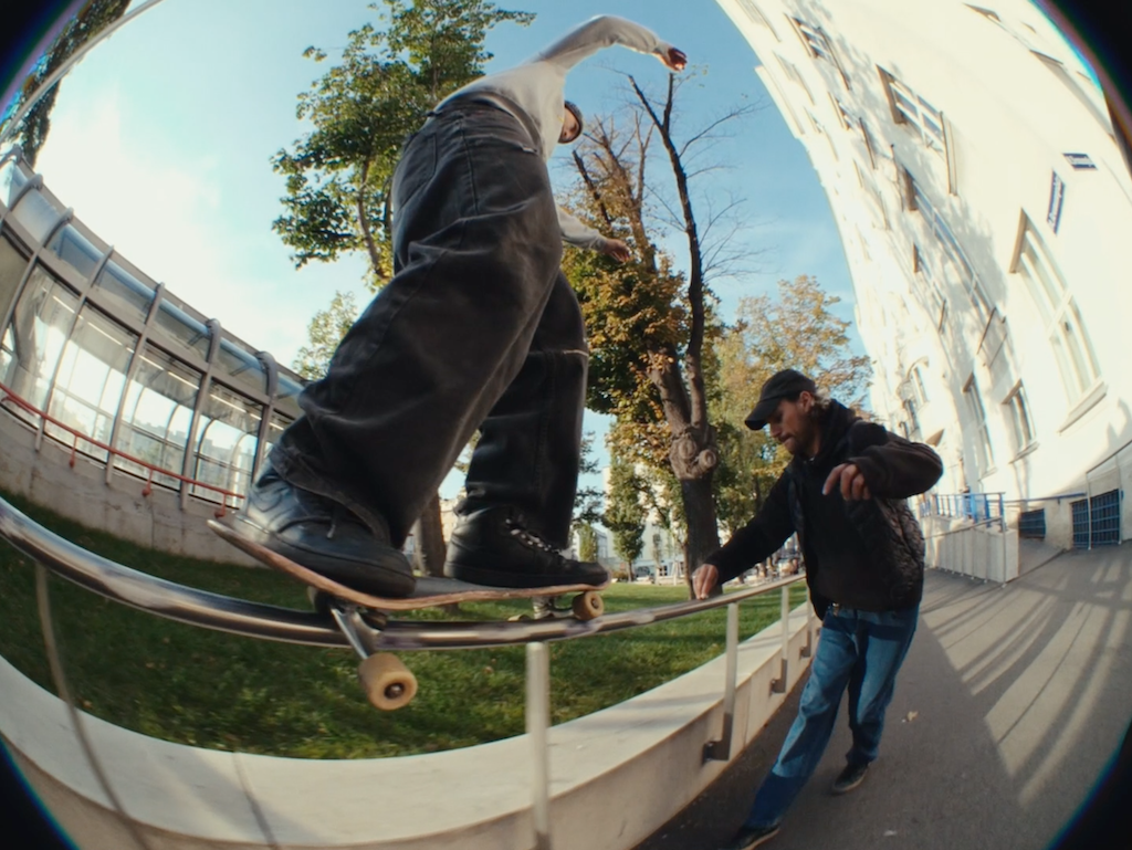 "BONUS DISC" by Martin Weiss – place.tv